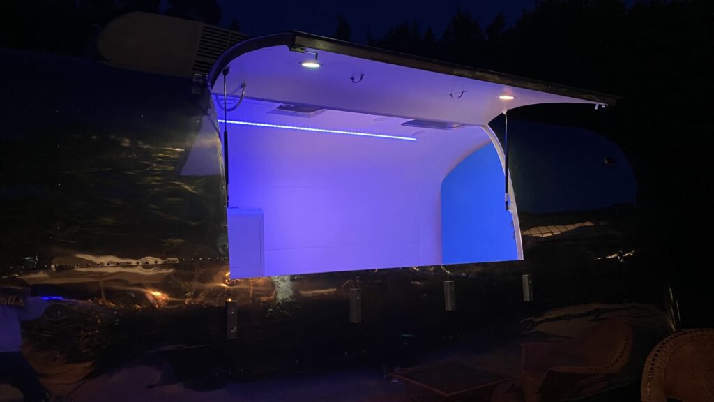 The Airstream Perfect Mobile Pop-up Store The Airstream Perfect Mobile ...