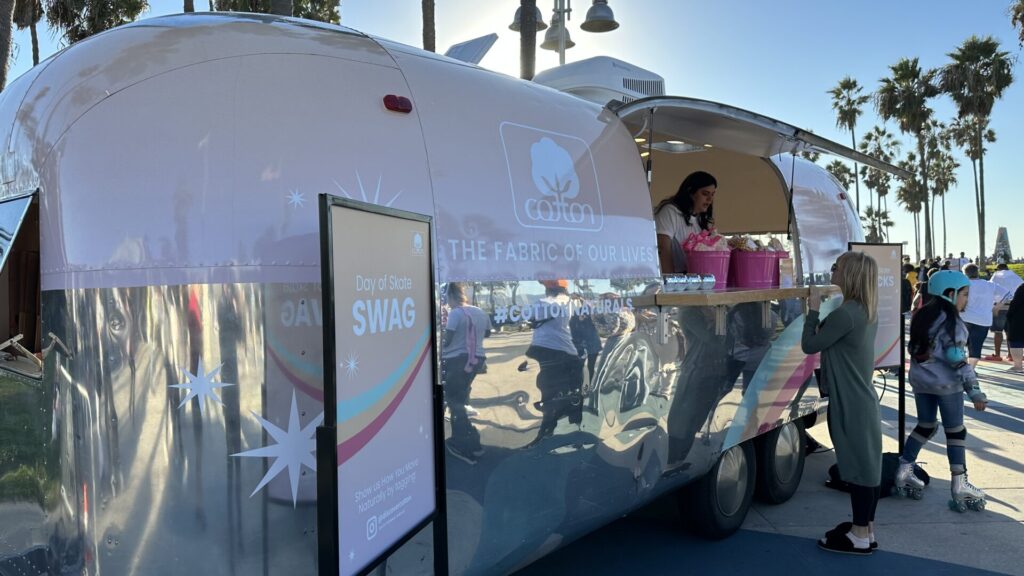 The Airstream Perfect Mobile Pop-up Store The Airstream Perfect Mobile ...