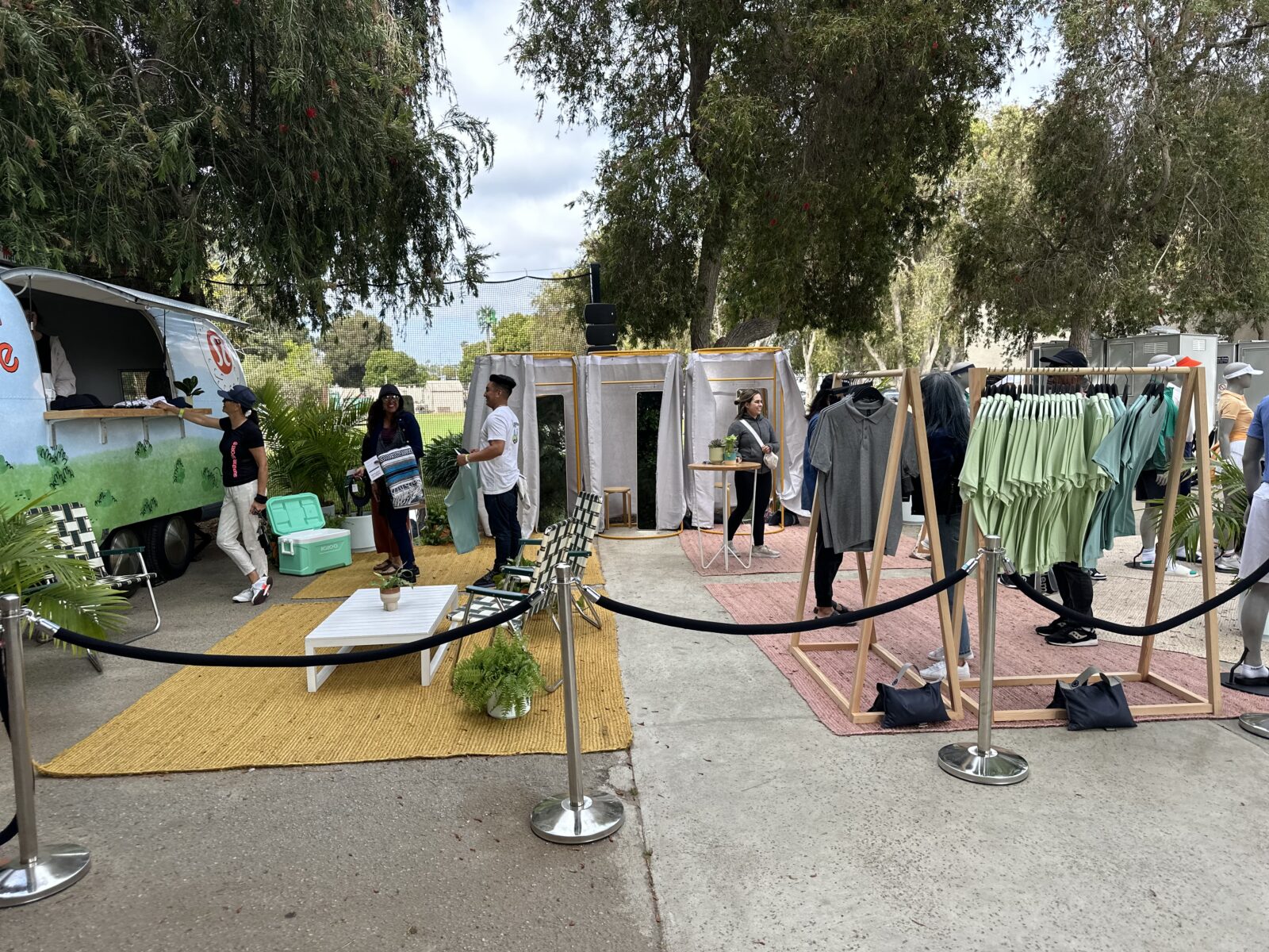 The Airstream Perfect Mobile Pop-up Store The Airstream Perfect Mobile ...